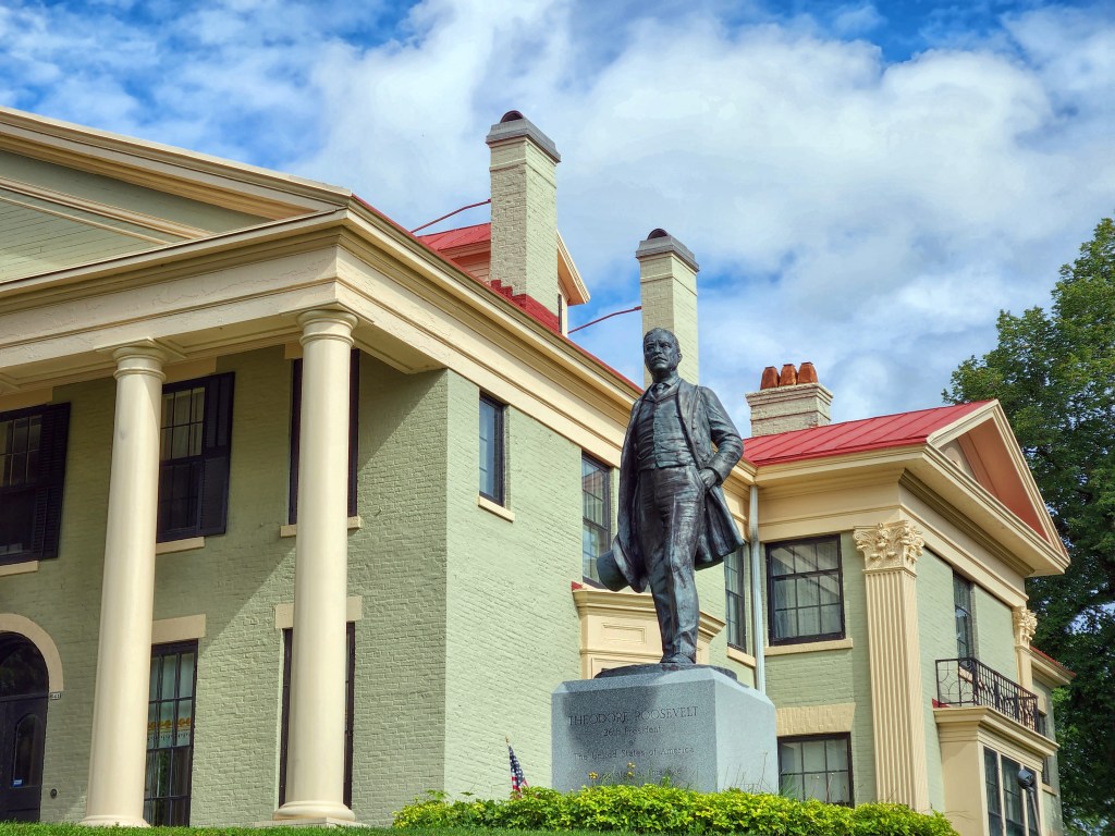 Theodore Roosevelt Inaugural National Historic Site - National Parks With T