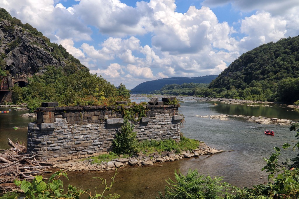 Potomac Heritage National Scenic Trail - National Parks With T